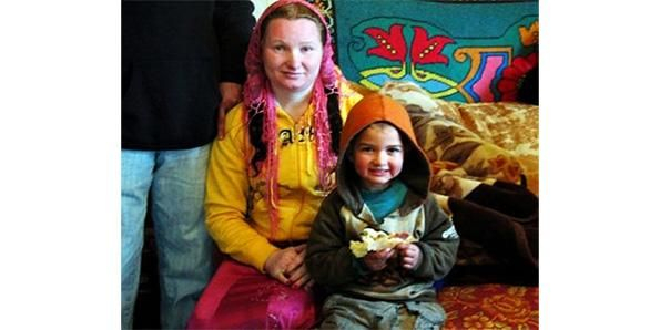 La plus jeune grand-mère du monde est en Roumanie...